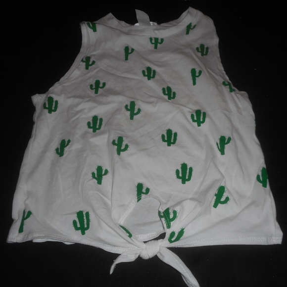 Atticute | Tops | Atticute Whitegreen Cactus Sleeveless Top Xs Used ...